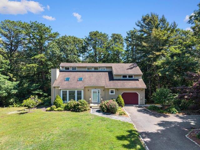 16 Alder Ln, North Falmouth, MA 02556