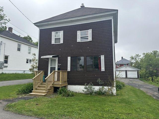 16 Allen St, Presque Isle, ME 04769