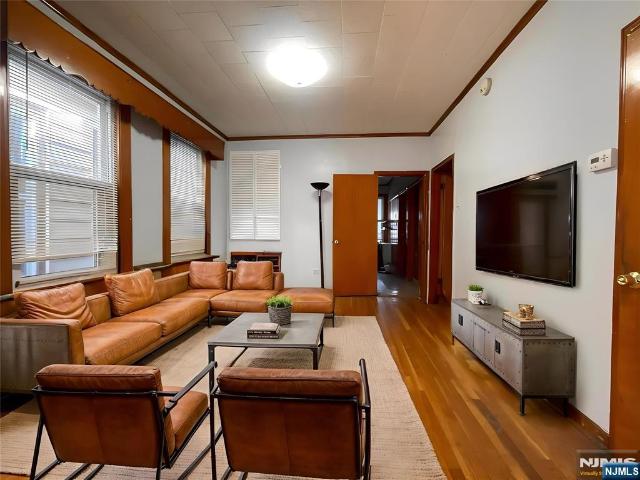 16 Ann Street # 2