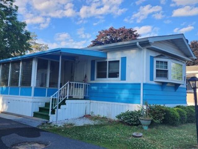 16 Arapaho Dr, East Hartford, CT 06118