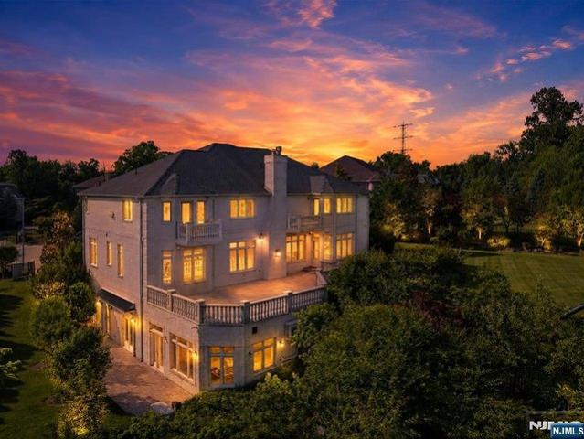 16 Audrey Urban Ct, Alpine, NJ 07620