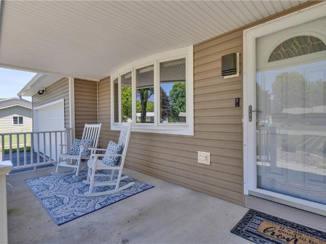 16 Aylesworth Way