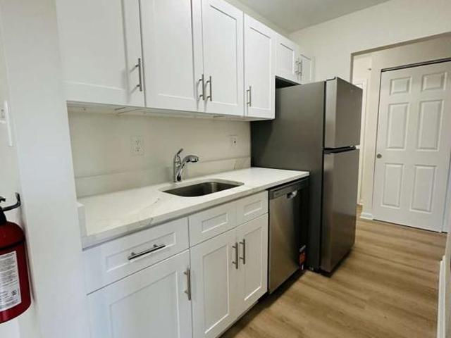 16 B E Daisy Lane