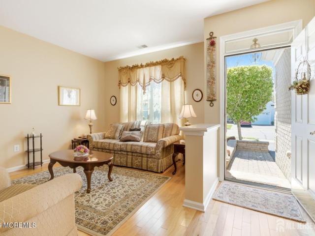 16 Barbaras Way