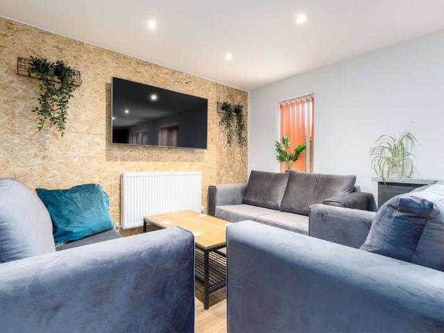 16 Barnes Road Room 3