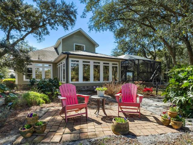 16 Baywalk Drive