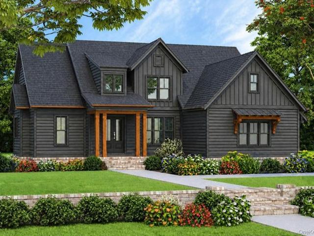 16 Bear Hollow Ln, Hyde Park, NY 12538