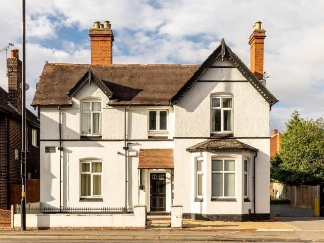 16 bedroom detached house for sale