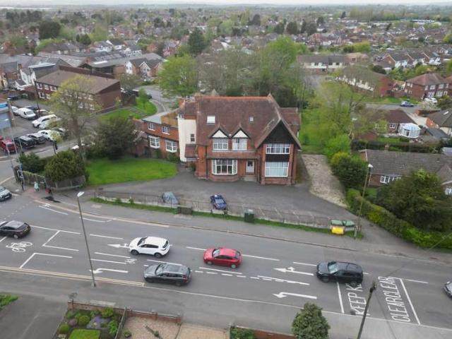 16 Bedroom Detached House