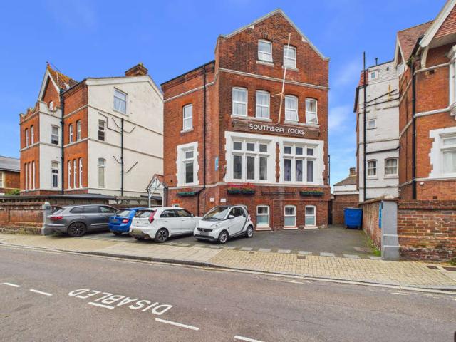 16 Bedroom Detached House