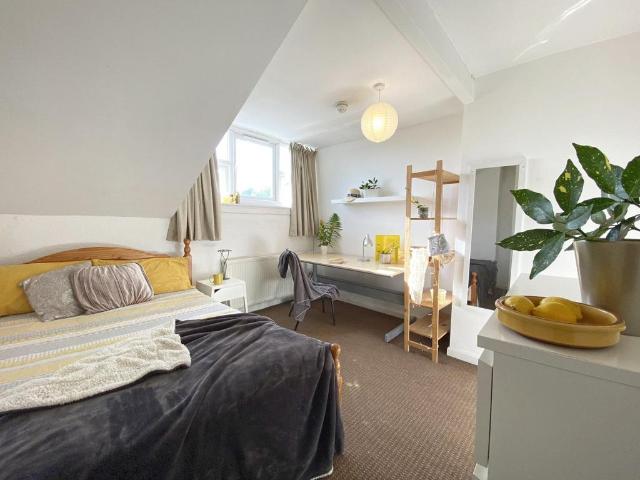 16 bedroom house share to rent