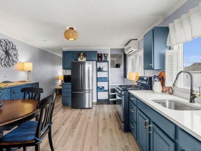 16 bedroom, Salisbury MA 01952 104011199