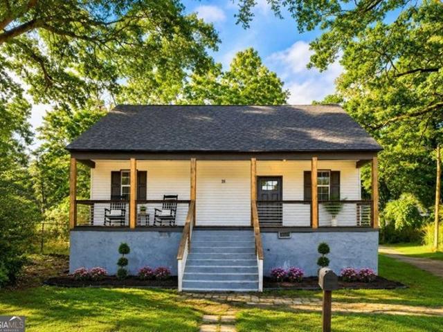 16 Berry Ave, Newnan, GA 30263