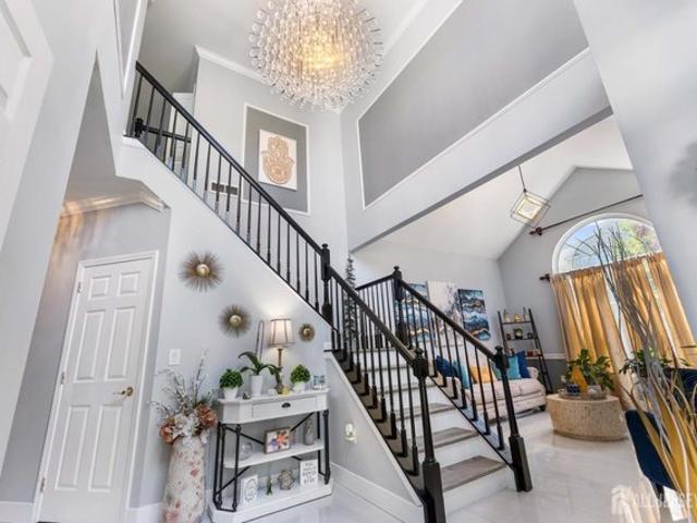 16 Biesiada Ct, Parlin, NJ 08859