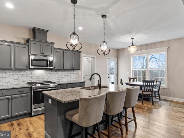 16 Bobolink Court