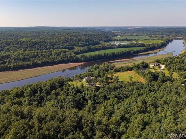 16 Bluff Dr, Eldon, MO 65026