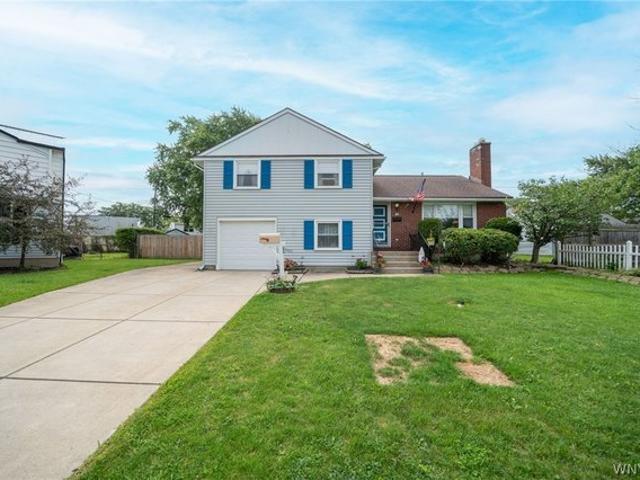 16 Brookville Ct, Tonawanda, NY 14150