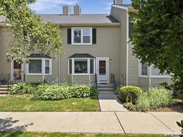 16 Braintree Ct Unit 16, Suffield, CT 06078