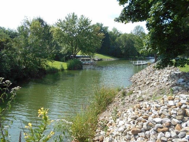 16 Bricker Cir, Avon, IL 61415
