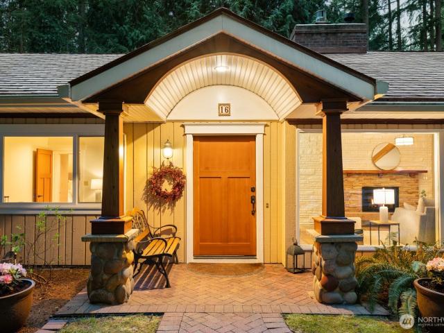 16 Bridlewood Cir, Kirkland, WA 98033 | MLS #2508 | Compass