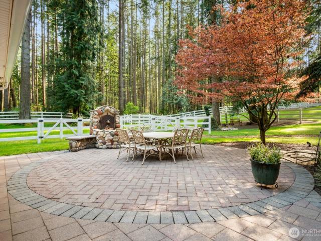 16 Bridlewood Circle