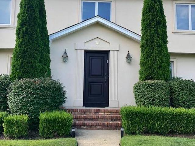 16 Bridle Drive