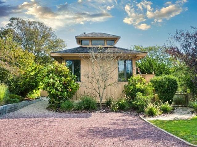 16 Bryan Rd, Montauk, NY 11954