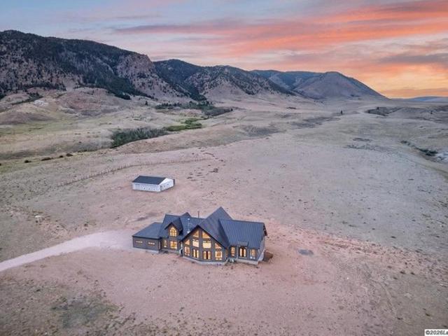 16 Bucking Horse Ranch Trl, Laramie, WY 82070