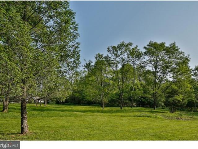 16 Buckingham Dr, Princeton, NJ 08540