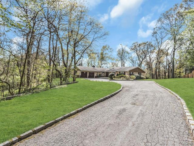 16 Buckingham Drive