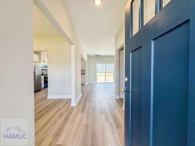 16 Calhoun Way NE