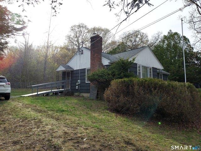 16 Carol Dr, Montville, CT 06382