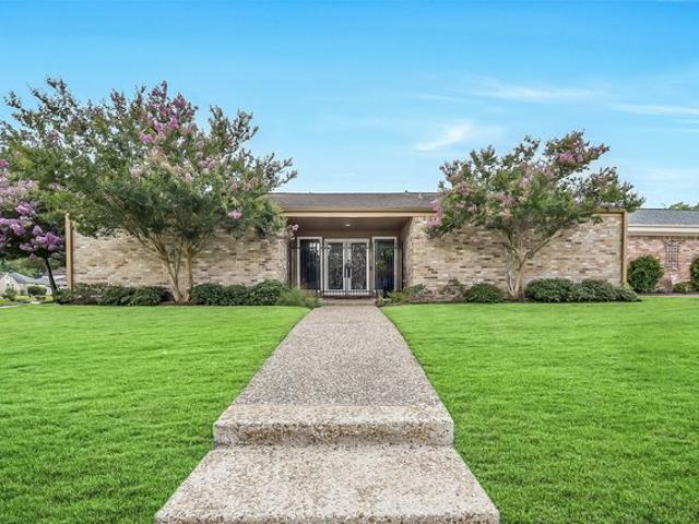 16 Charleston St N, Sugar Land, TX 77478