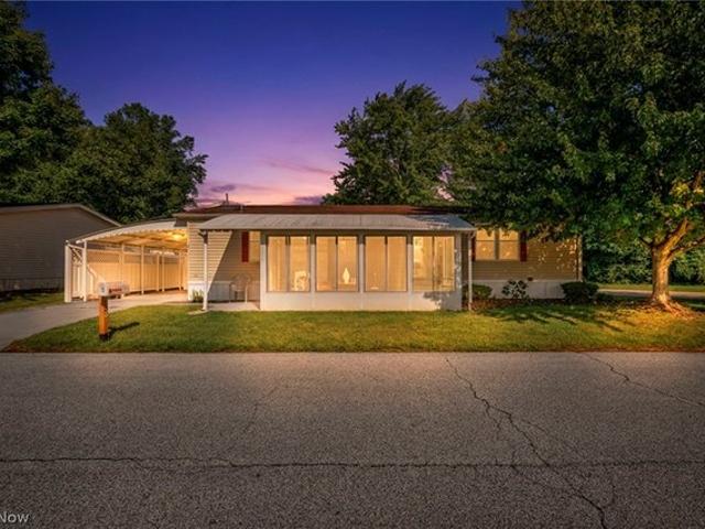 16 Cherry Ln, Olmsted Township, OH 44138