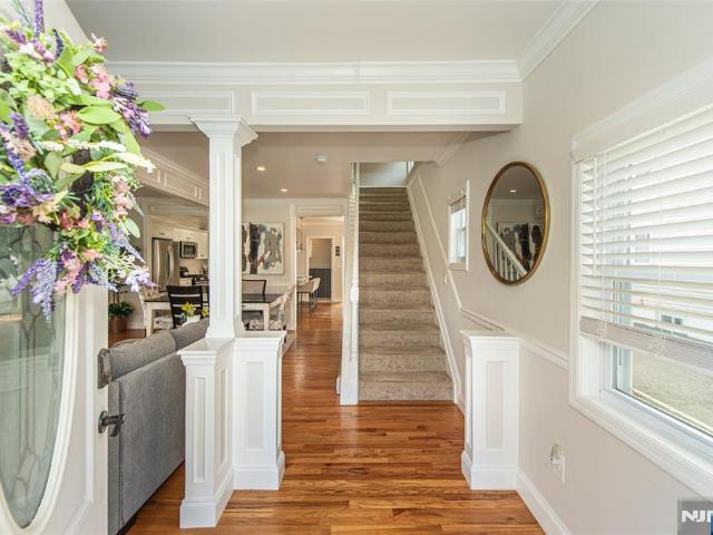 16 Chestnut Place