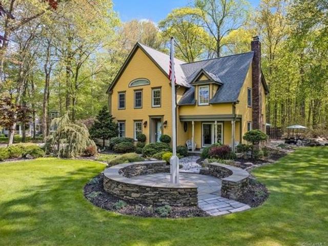 16 Chester Ct, Salem, CT 06420