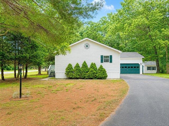 16 Chickadee Dr, Alfred, ME 04002
