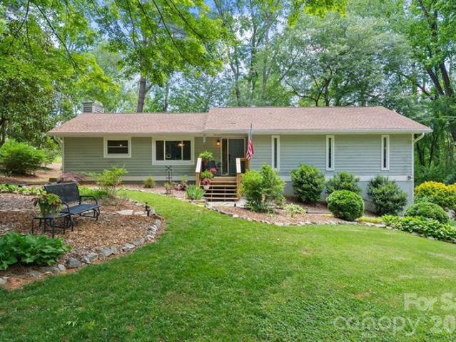 16 Chipping Green Dr, Arden, NC 28704