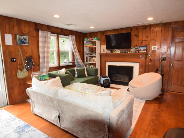 16 Circuit Road E