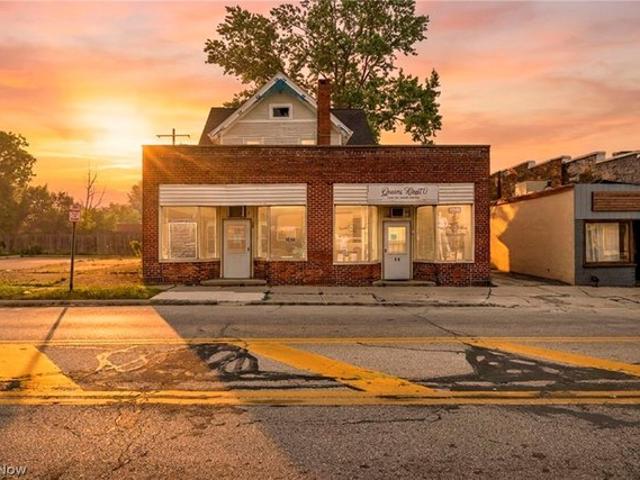 16 Columbus St, Bedford, OH 44146