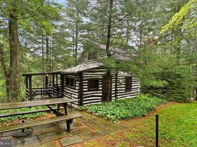 16 Collier Ln, Gardners, PA 17324