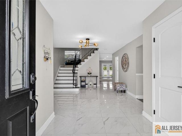 16 Colonial Drive