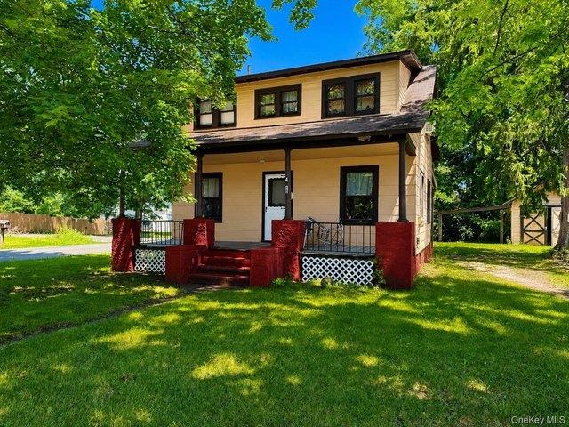 16 Cottage St, Wallkill, NY 12589