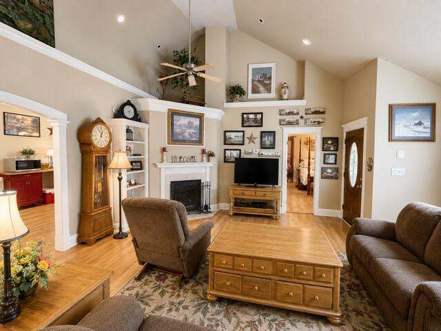 16 Country Hill