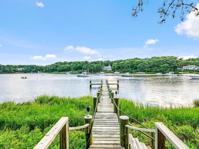 16 Cove Point Lane