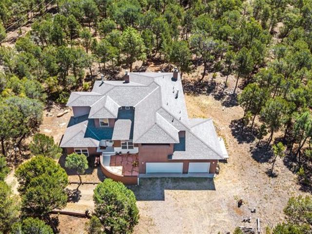 16 Coyote Ln, Pecos, NM 87552