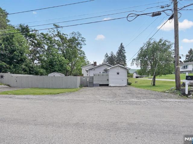 16 Clover Lane