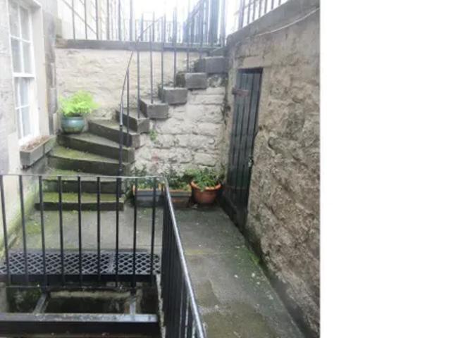 16 Clarence Street, City of Edinburgh, EH3 5BJ, United Kingdom | 3 bed apartment for rent #167783973 | Rentberry