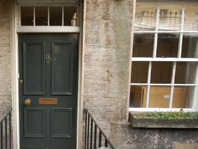 16 Clarence Street, City of Edinburgh, EH3 5BJ, United Kingdom | 3 bed apartment for rent #168077086 | Rentberry