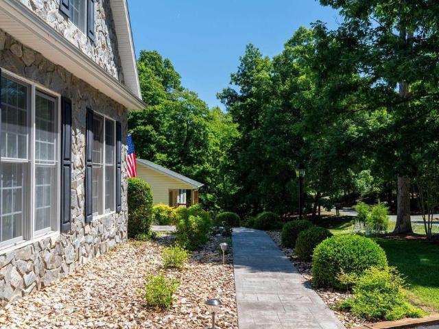 16 Cliftwood Rd